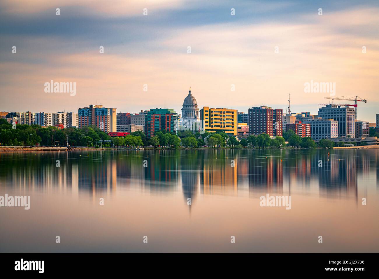 Madison, Wisconsin, USA downtown skyline at dusk on Lake Monona Stock ...