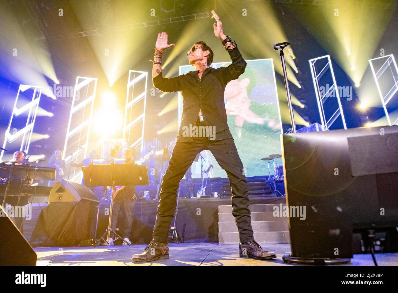 Marc Anthony performs during his Palla Voy Concert Tour at the HEB ...