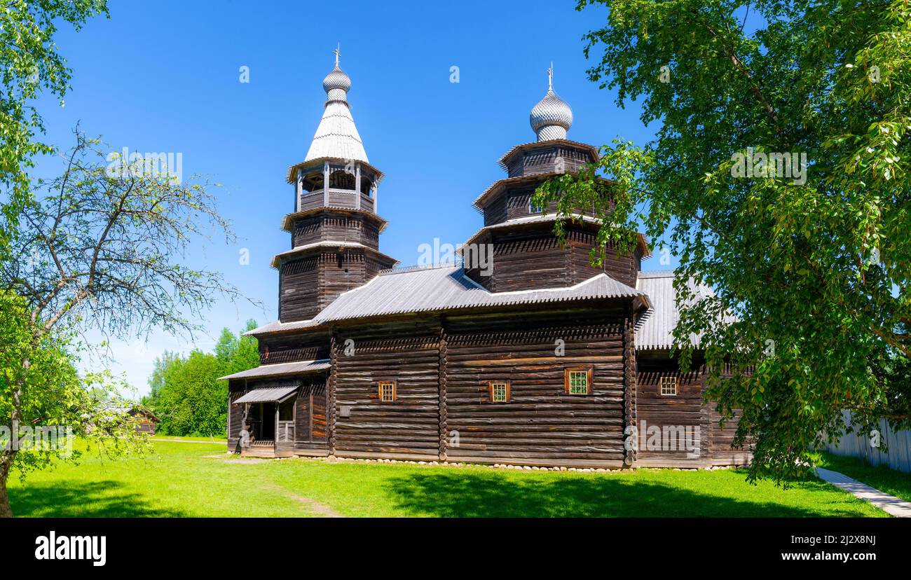 Folk wooden architecture museum in novgorod hi-res stock photography ...