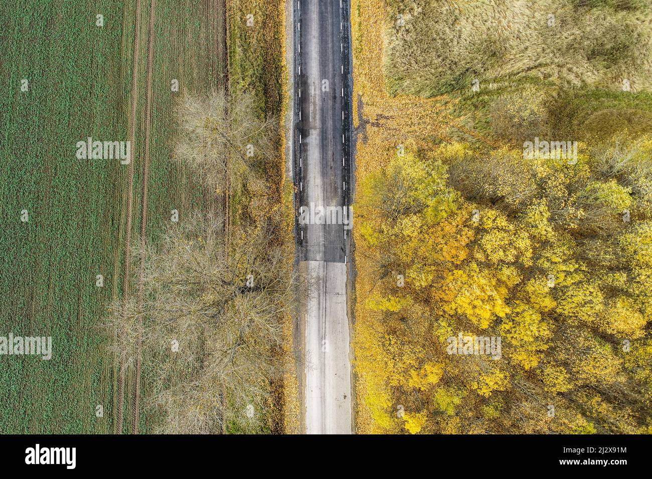 Passing between fields hi-res stock photography and images - Alamy