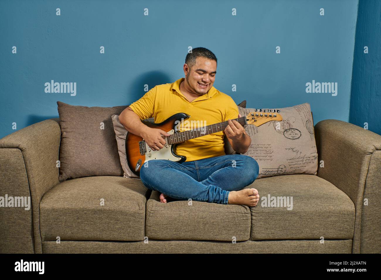 Singing lesson online hi-res stock photography and images - Alamy