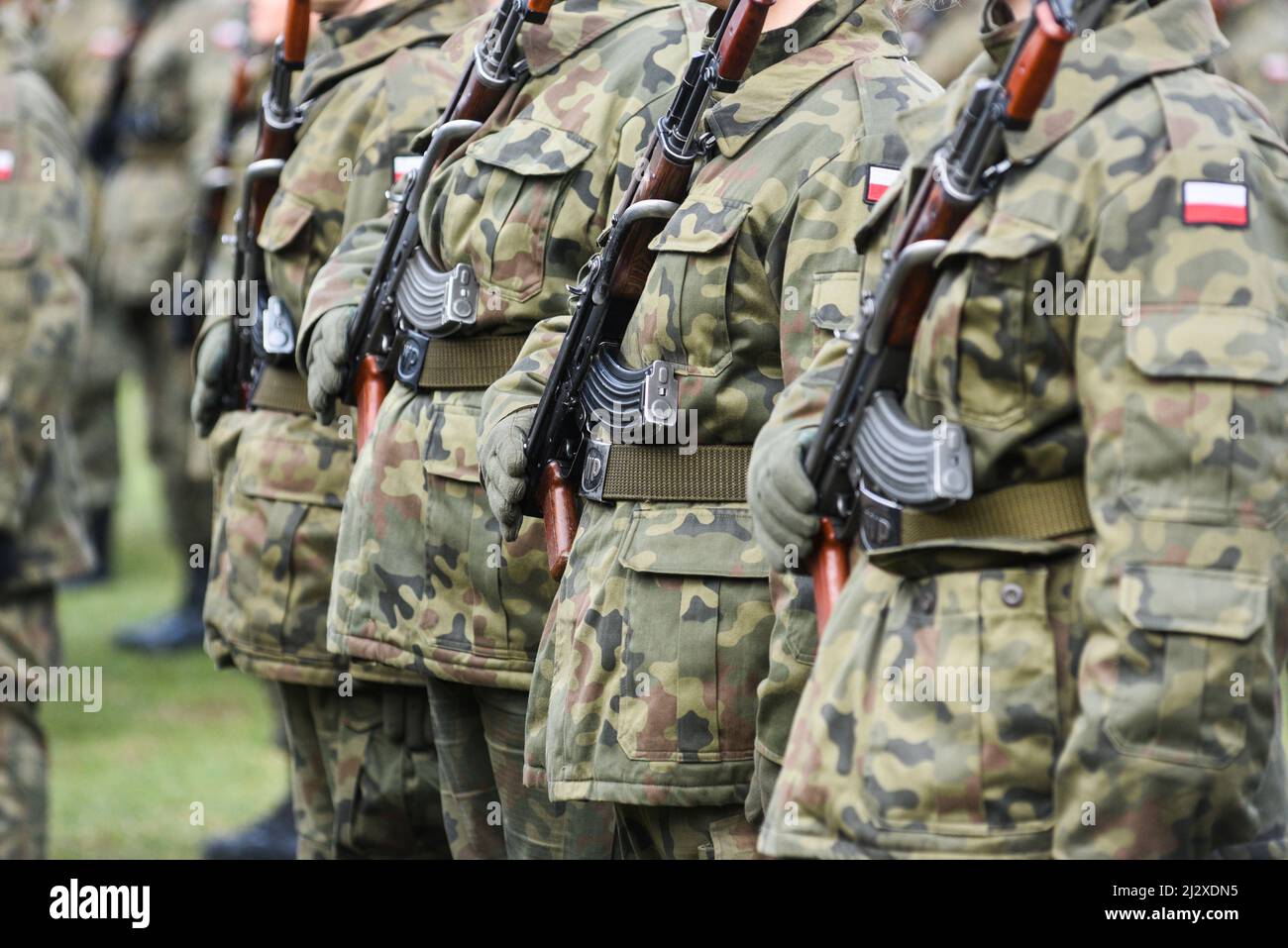 Polish army with machine guns in field uniform Stock Photo - Alamy