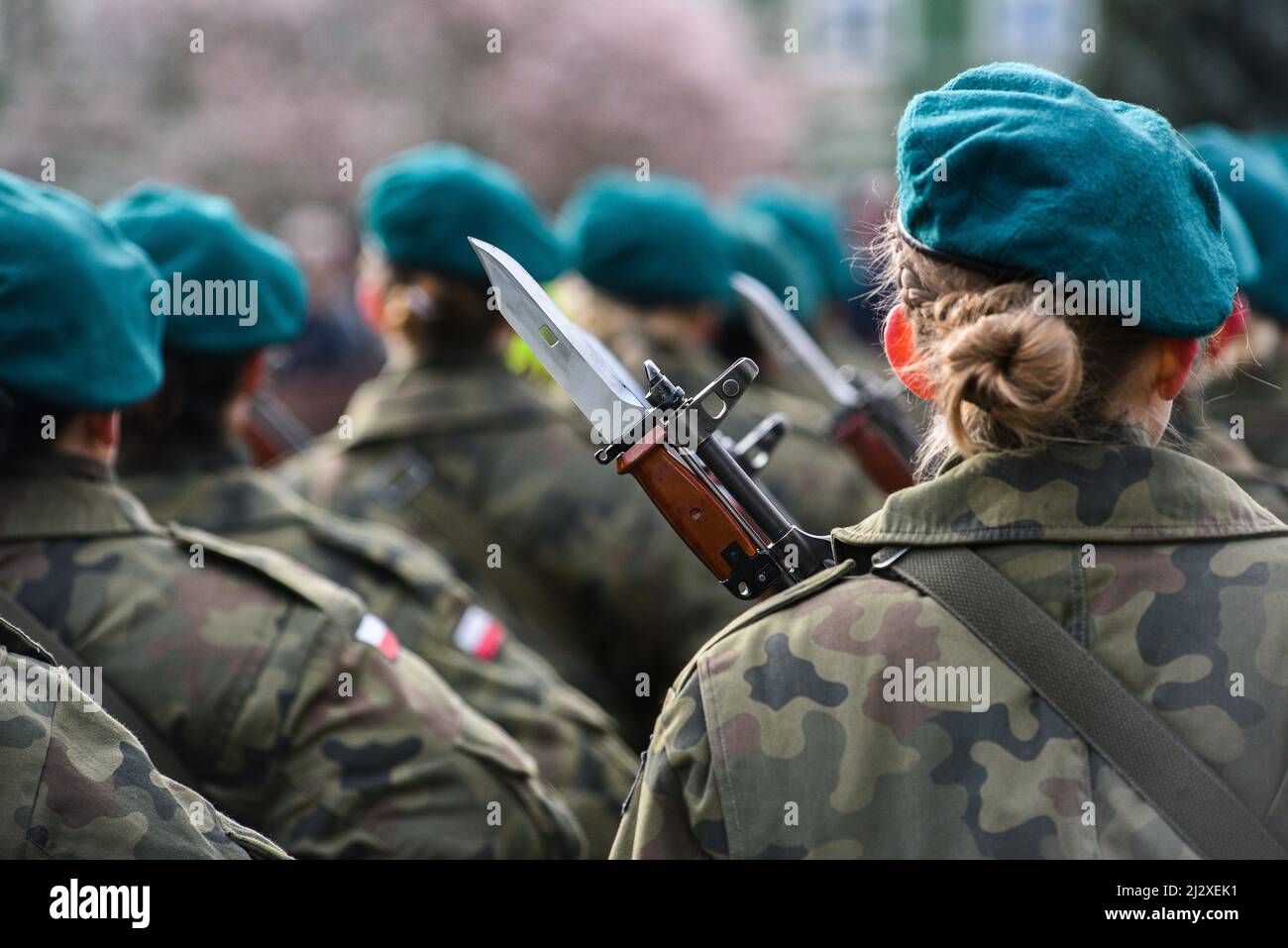 Polish army with machine guns in field uniform Stock Photo - Alamy
