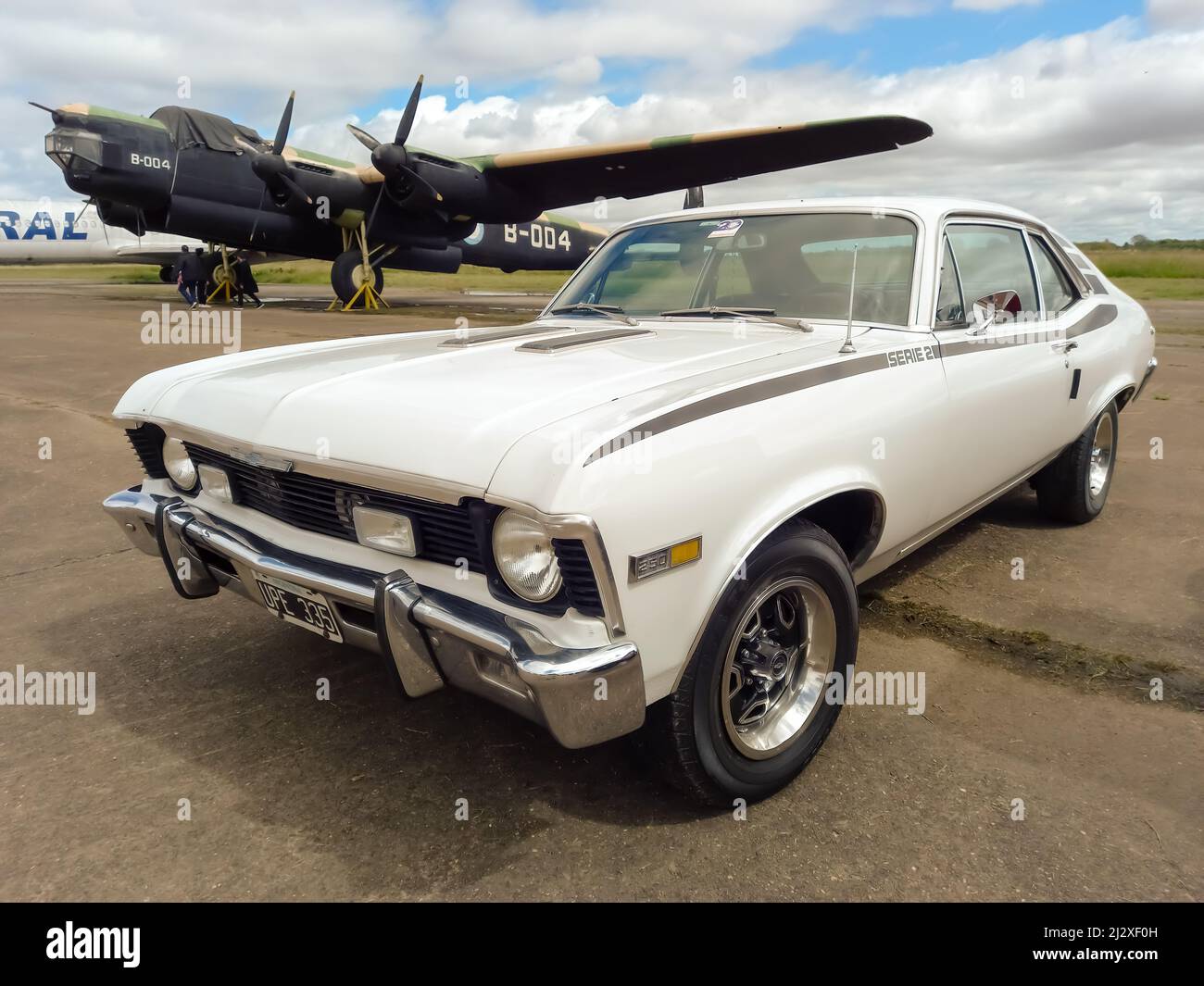 old white sporty Chevrolet Chevy 250 SS Serie 2 coupe 1970s built by GM ...