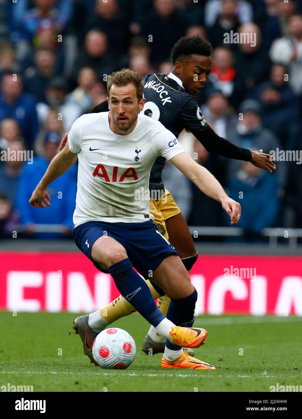 London, England - APRIL 03: Tottenham Hotspur's Harry Kane beats ...