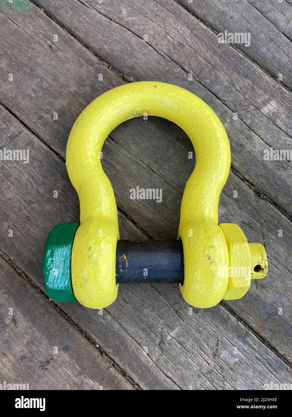 25 t Bow shackle for towing and lifting Stock Photo - Alamy