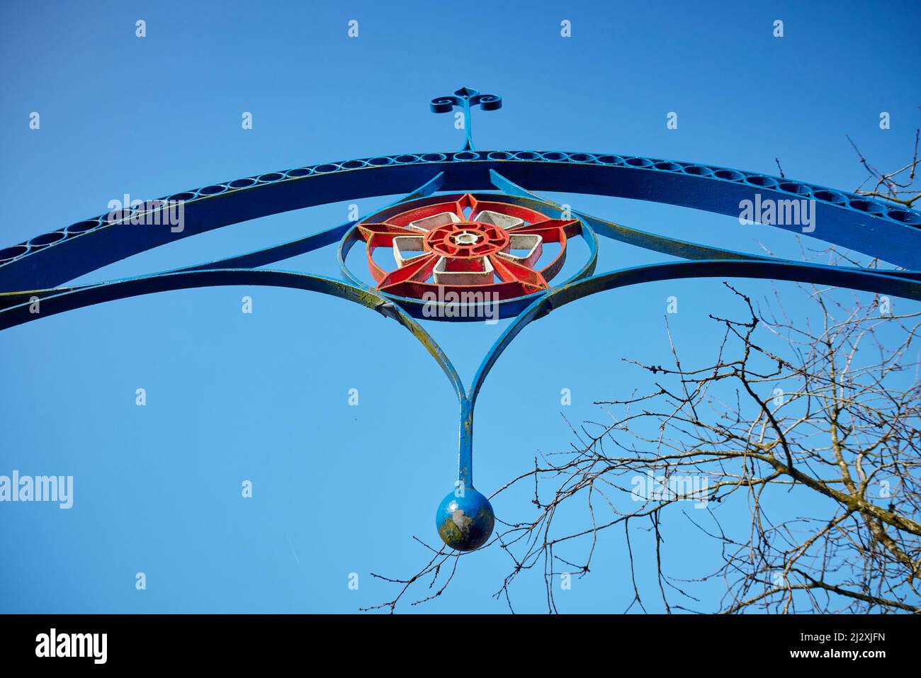 Lancashire red rose symbol hi-res stock photography and images - Alamy