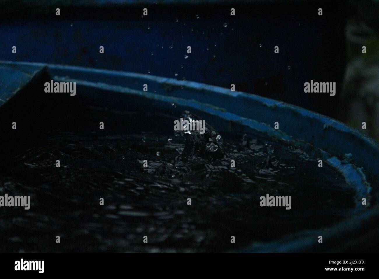 Time freeze photography, this is a photo that snaped while raining ...