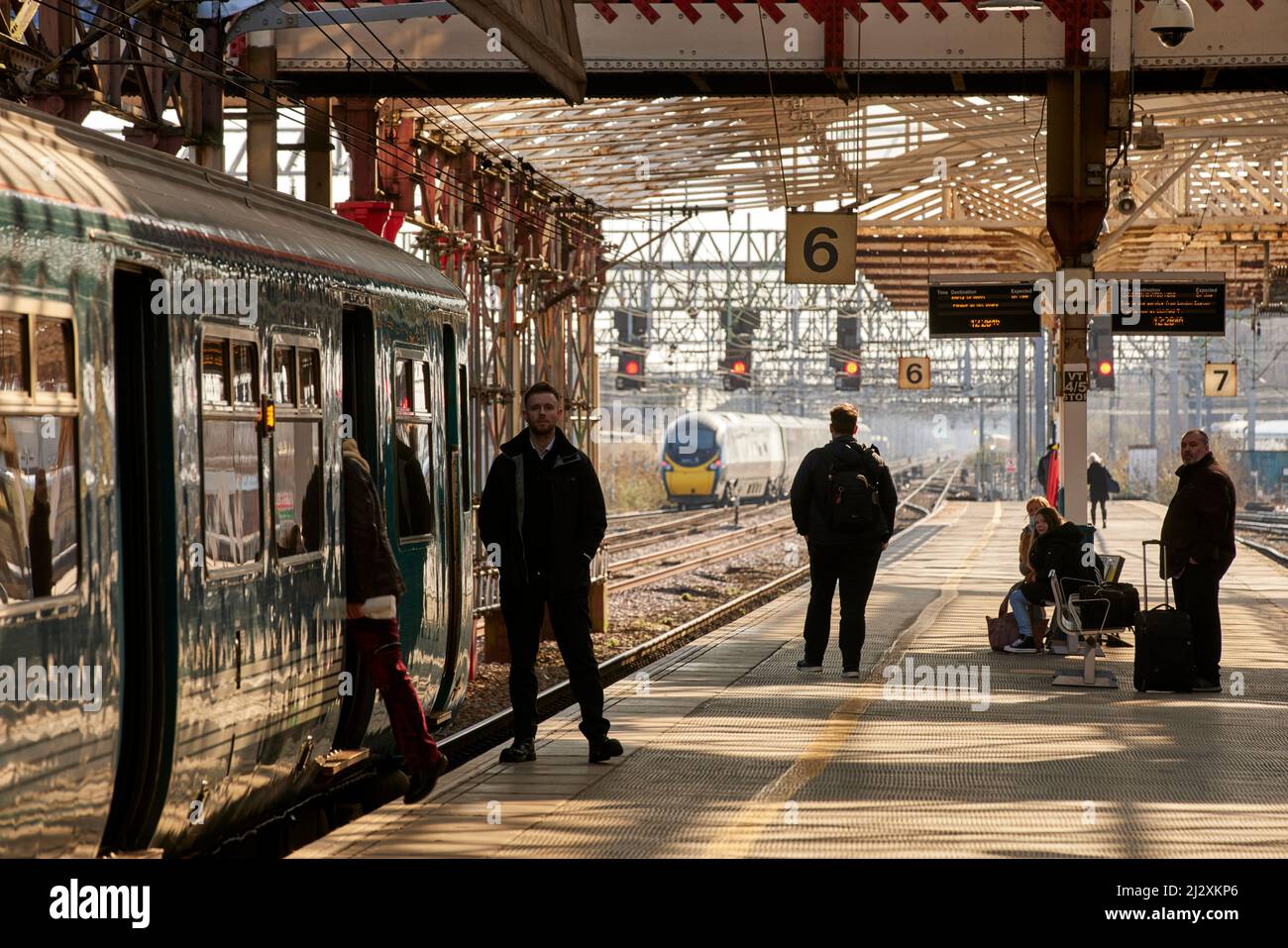 Crewe, Cheshire. Crewe railway station Stock Photo - Alamy