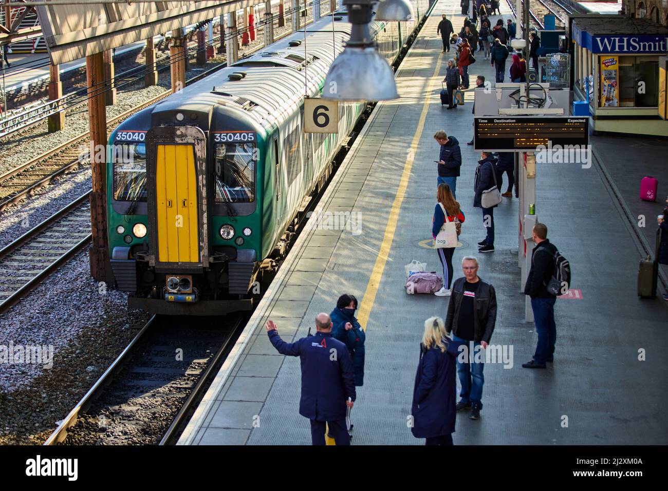 Crewe, Cheshire. Crewe railway station Stock Photo - Alamy