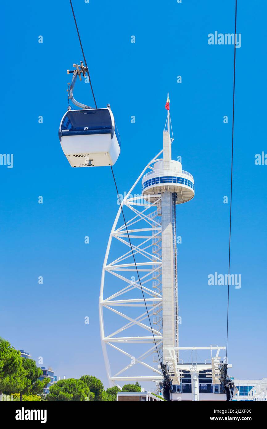 Modern cable car platform hi-res stock photography and images - Alamy