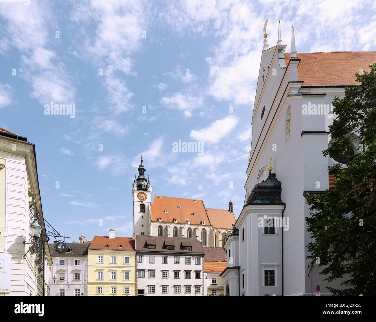 Blue and cream building hi-res stock photography and images - Alamy