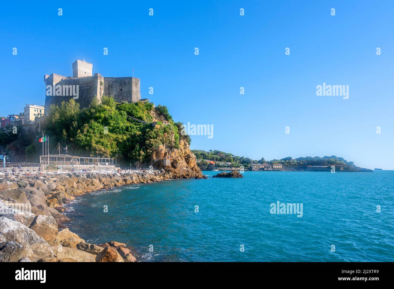 Castello di lerici hi-res stock photography and images - Alamy
