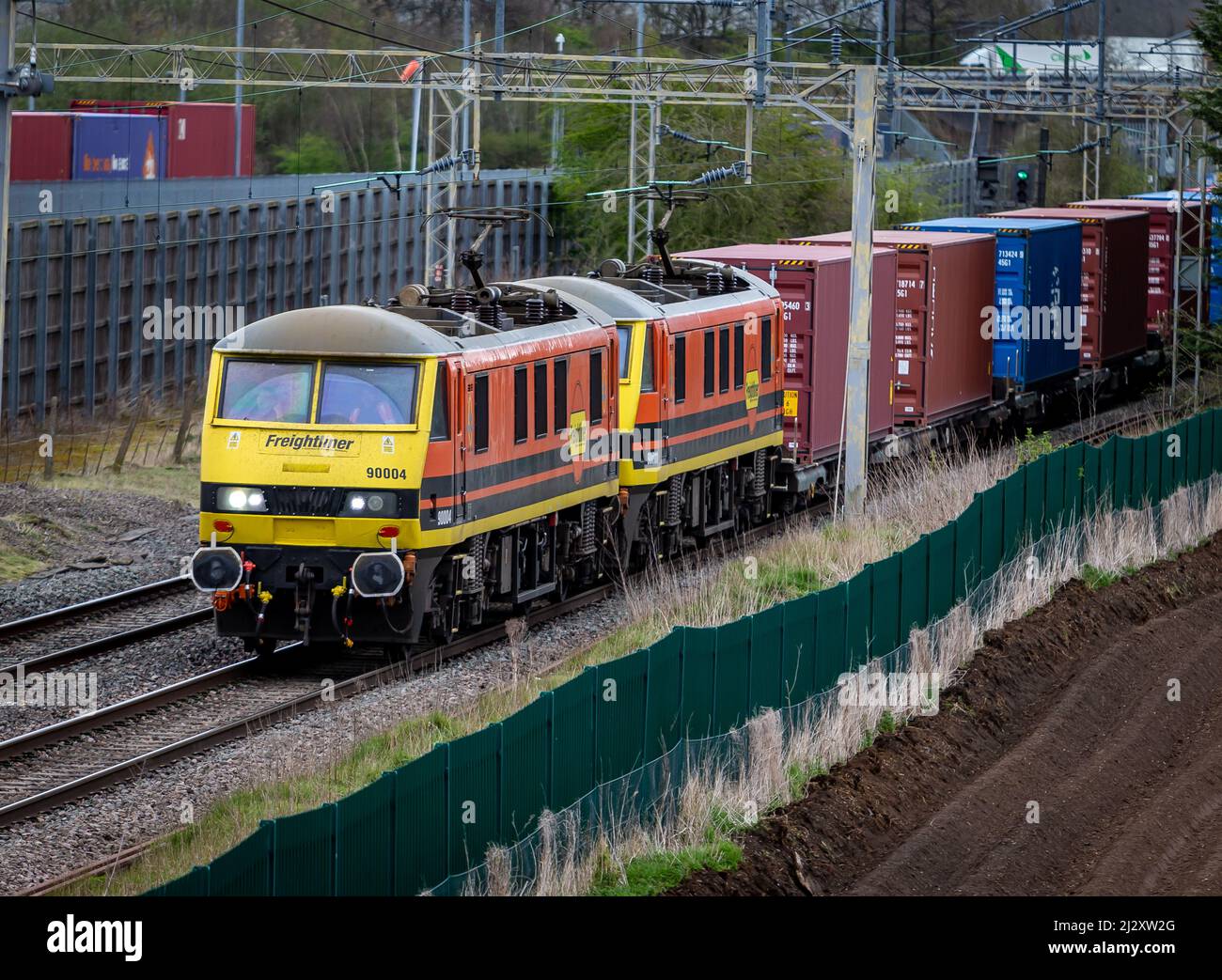 Freightliner Class 90's - 90004 and 90011 passing DIRFT Stock Photo - Alamy