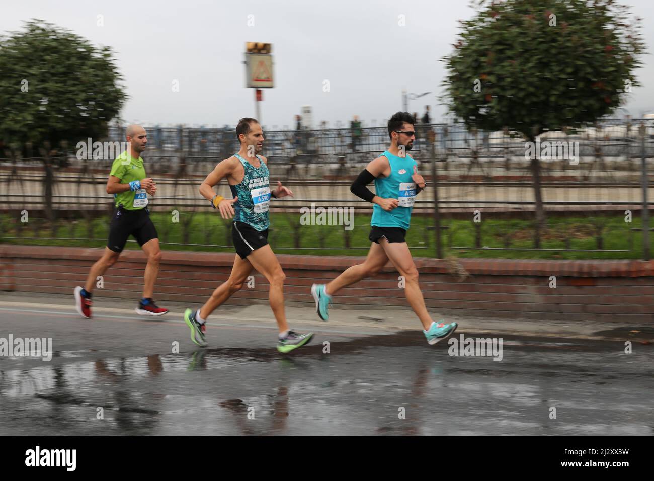 ISTANBUL, TURKEY - NOVEMBER 07, 2021: Athletes running in 43. Istanbul ...