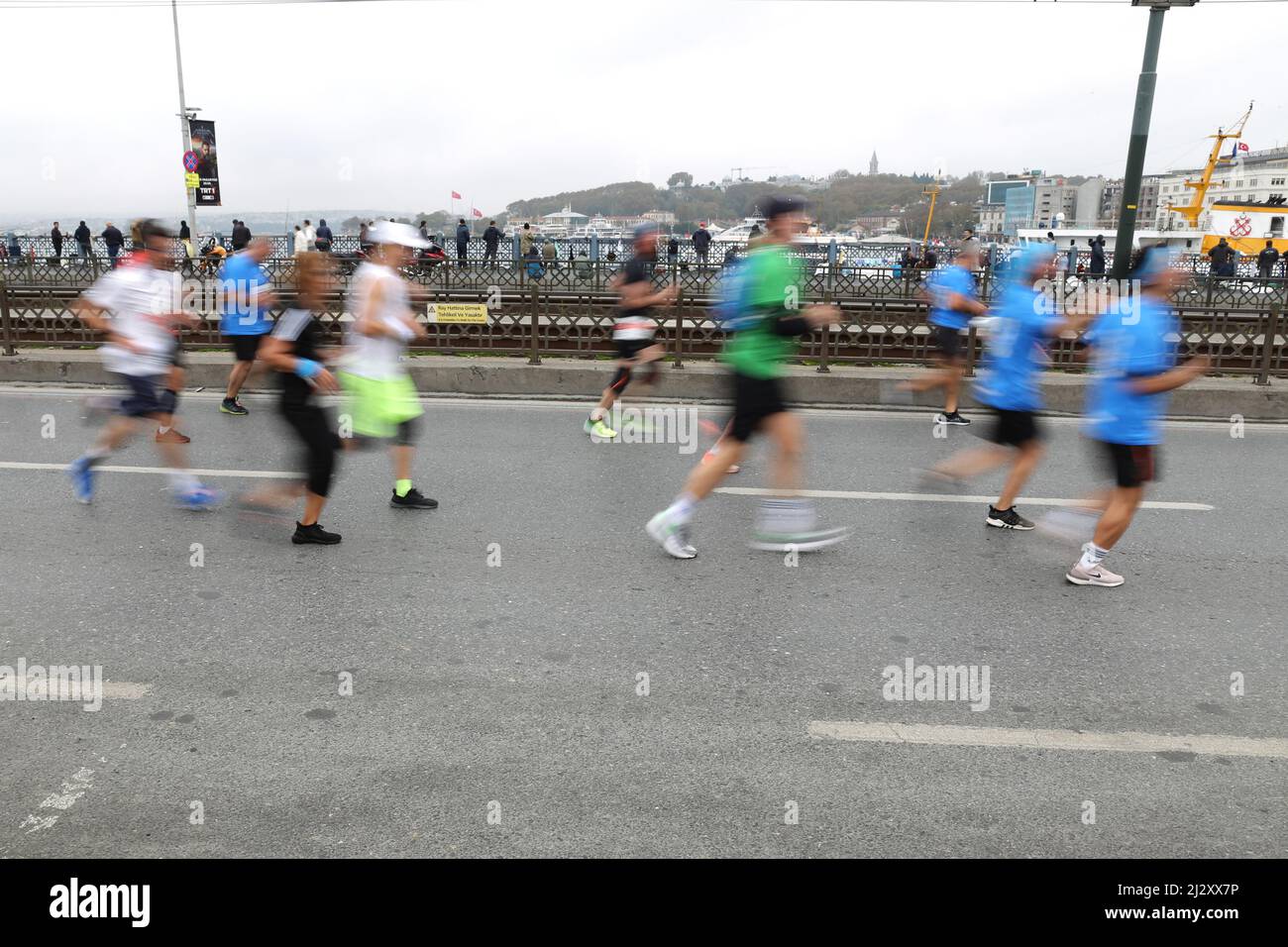 ISTANBUL, TURKEY - NOVEMBER 07, 2021: Athletes running in 43. Istanbul ...