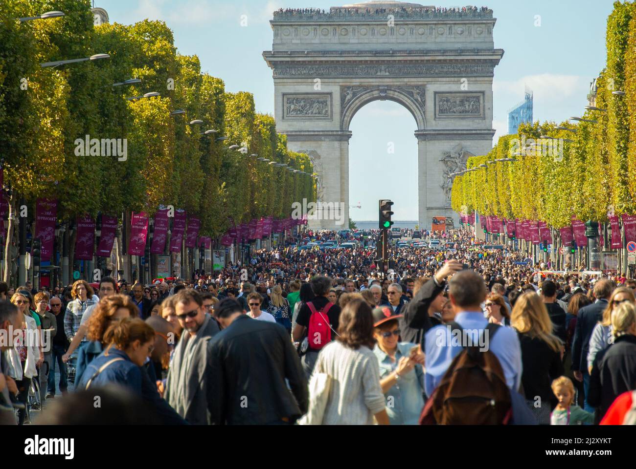 Paris, France, Street Scene, Large Crowd People Walking on Avenue ...