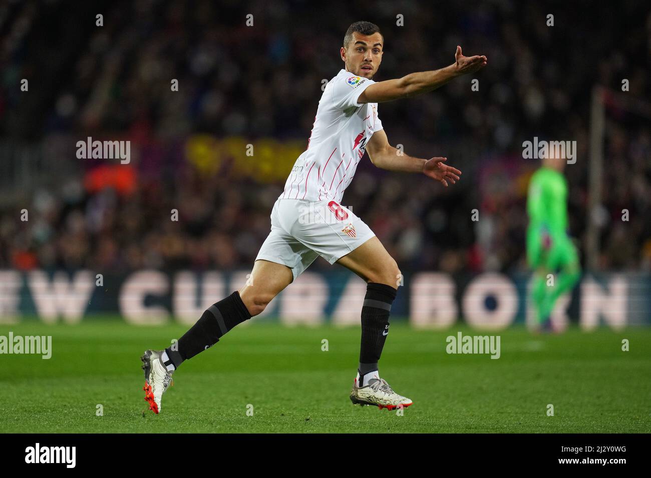 Joan Jordan of Sevilla FC during the La Liga match between FC Barcelona ...