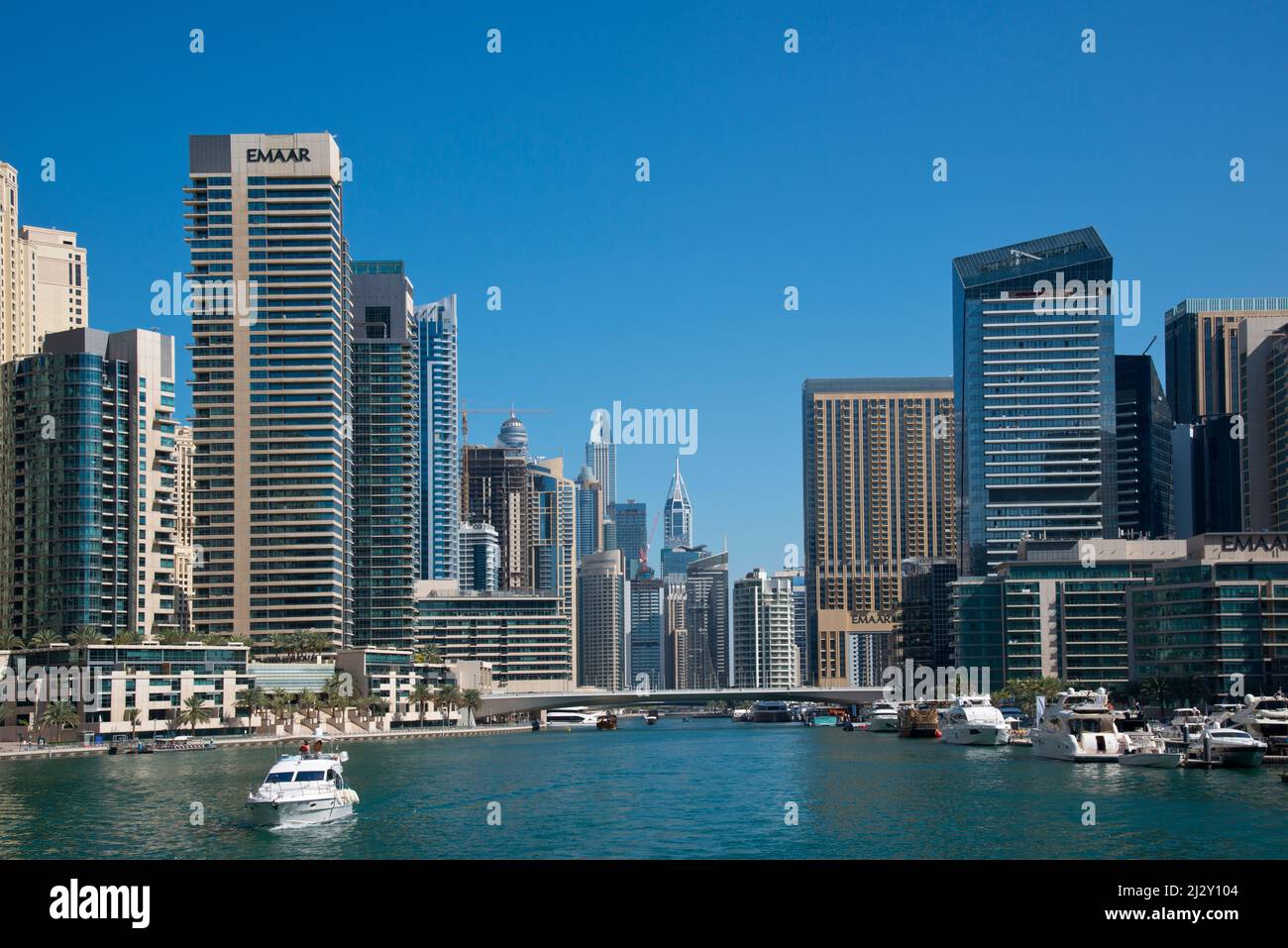 Dubai harbor hi-res stock photography and images - Alamy
