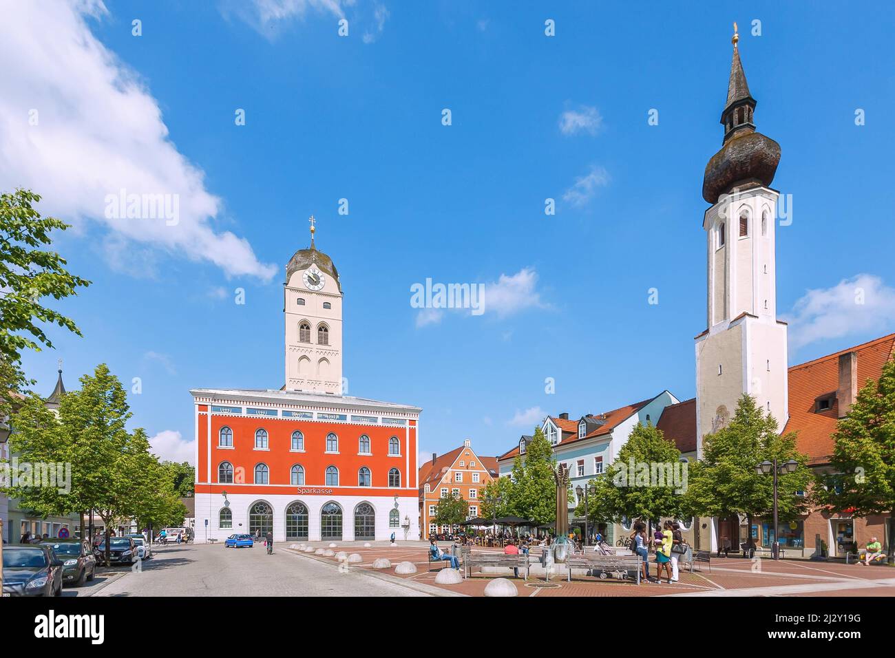 Erding, Schrannenplatz with city tower and Frauenkircherl Stock Photo ...