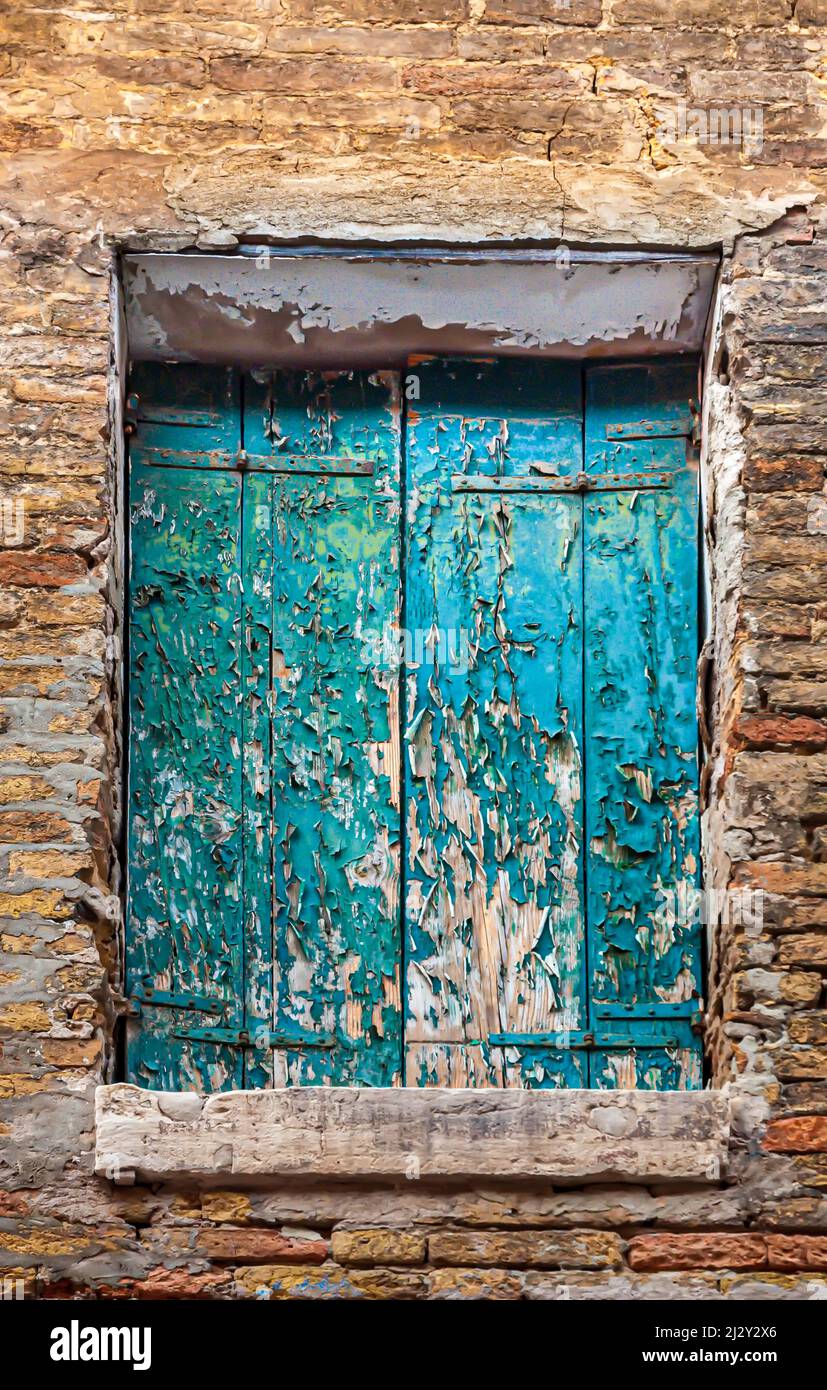 Delapidated window shutters Stock Photo - Alamy