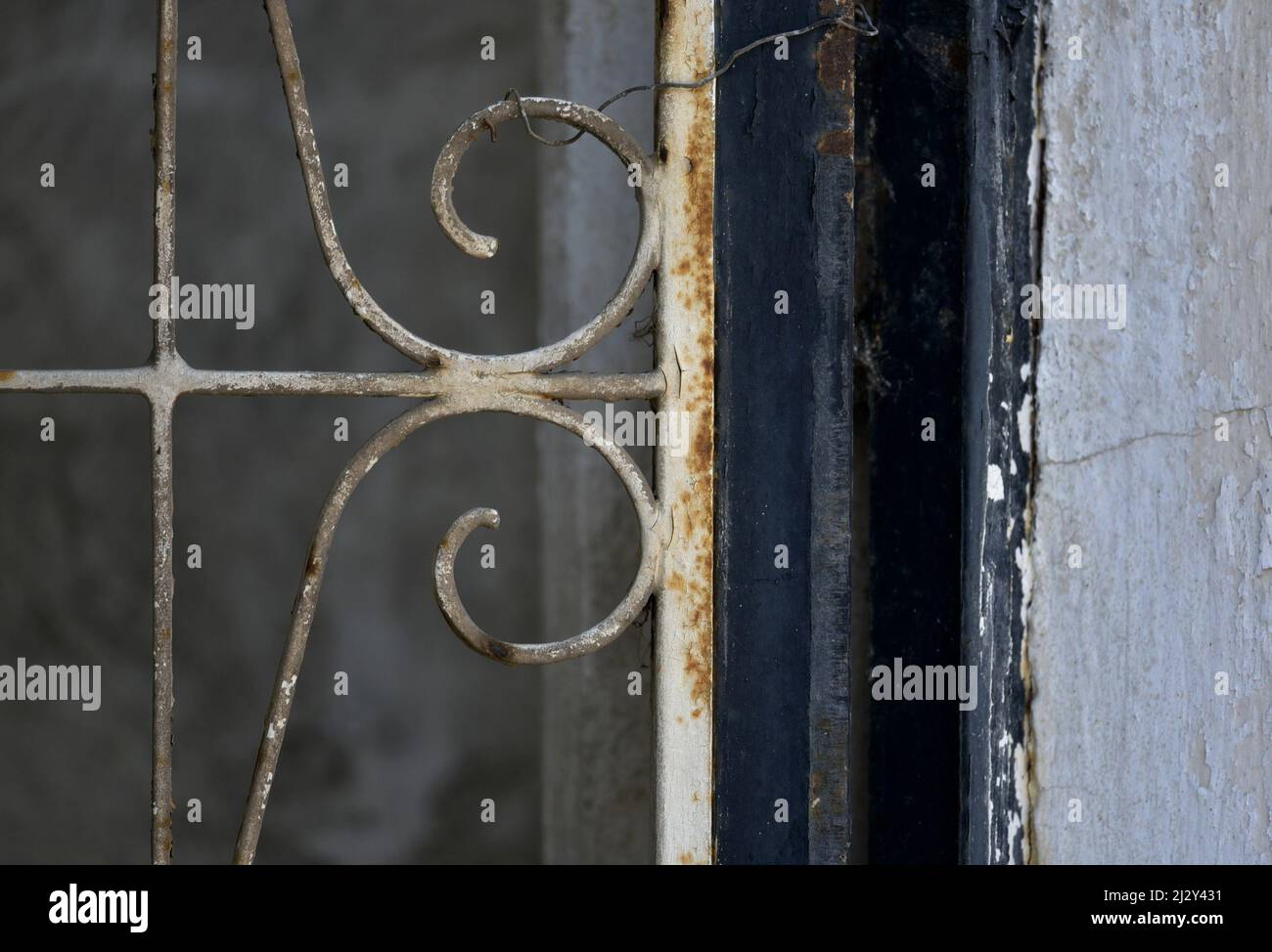 Arched window grilles hi-res stock photography and images - Alamy