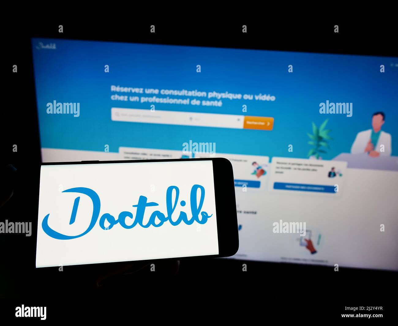 Doctor logo hi-res stock photography and images - Alamy