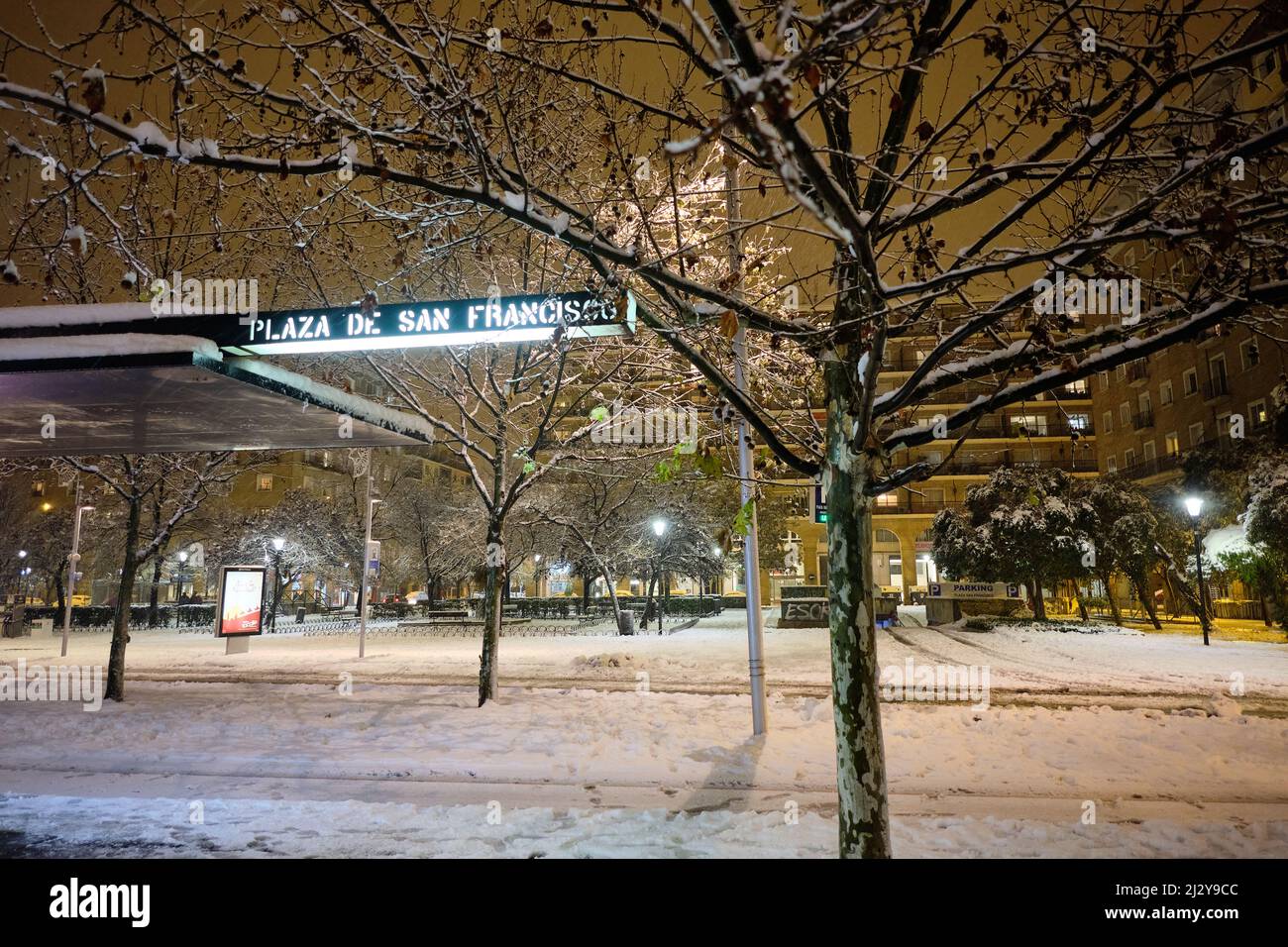 Snowy city on a cold winter night Stock Photo - Alamy