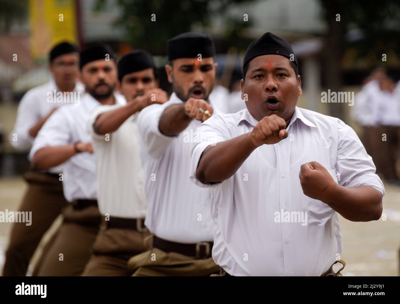 Volunteers of hindu nationalist rashtriya swayamsevak sangh hi-res ...