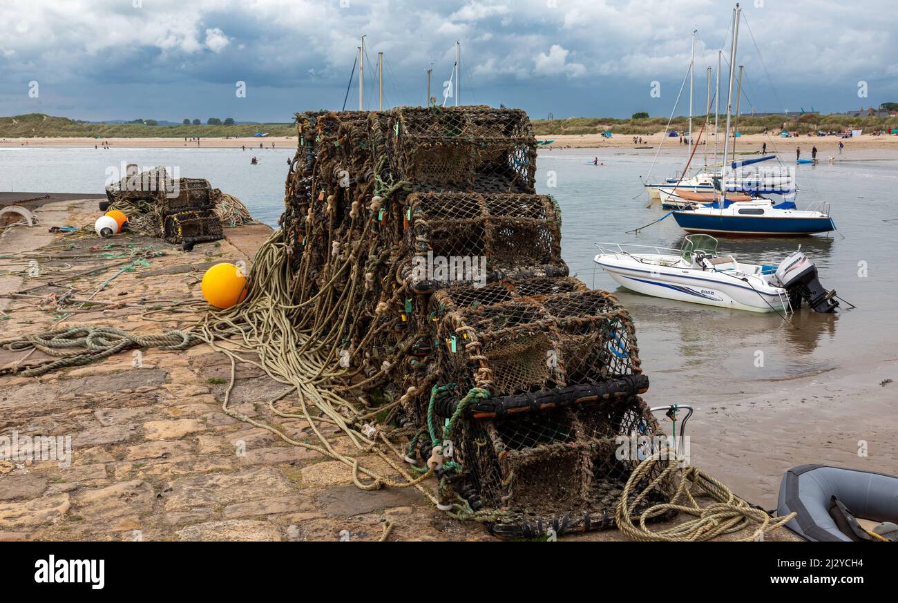 Beadnell bay northumberland hi-res stock photography and images - Alamy