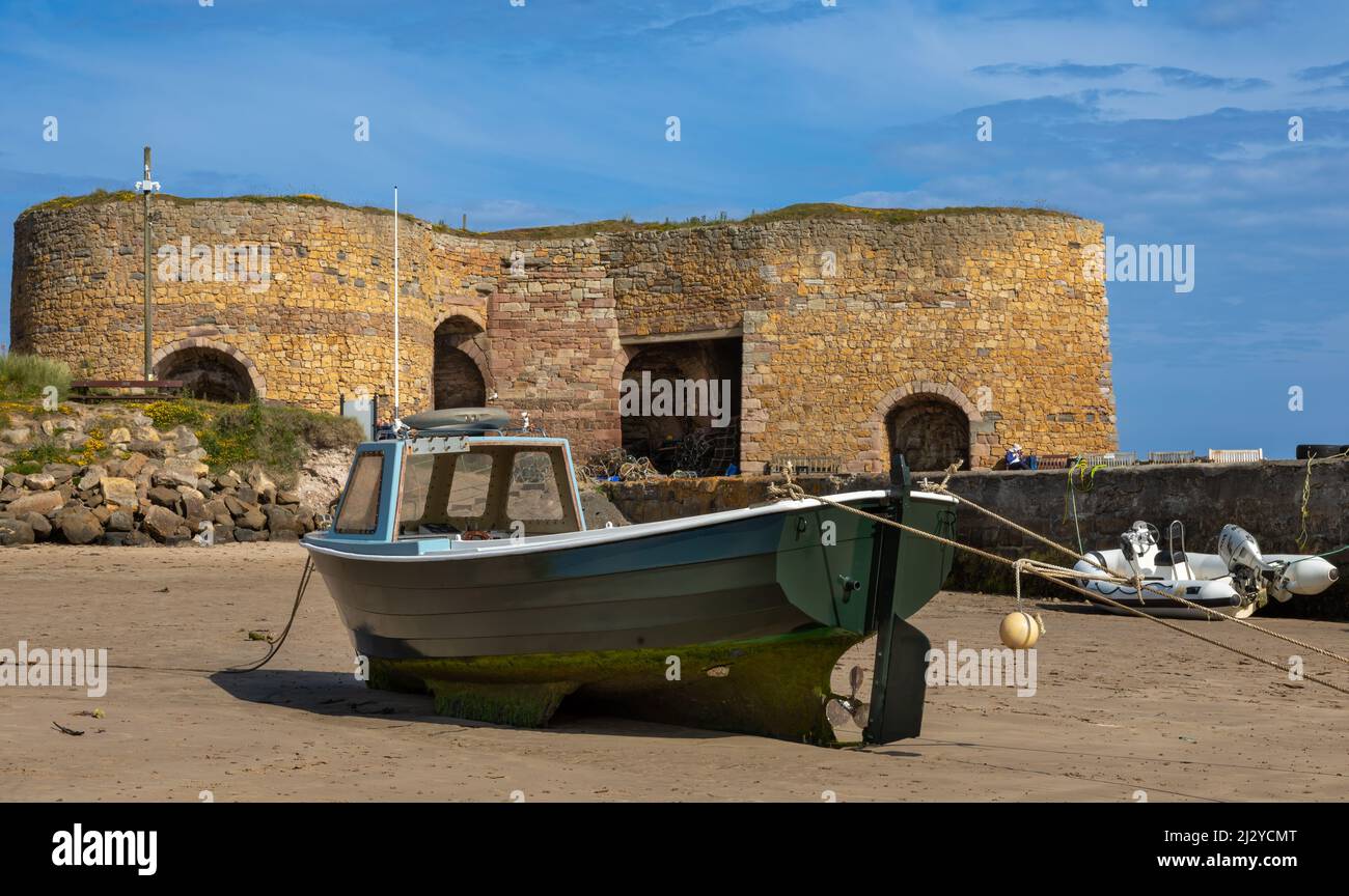 Beadnell bay northumberland hi-res stock photography and images - Alamy