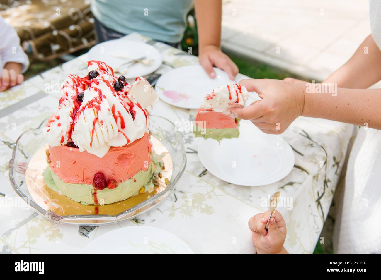 Put on plates hi-res stock photography and images - Alamy