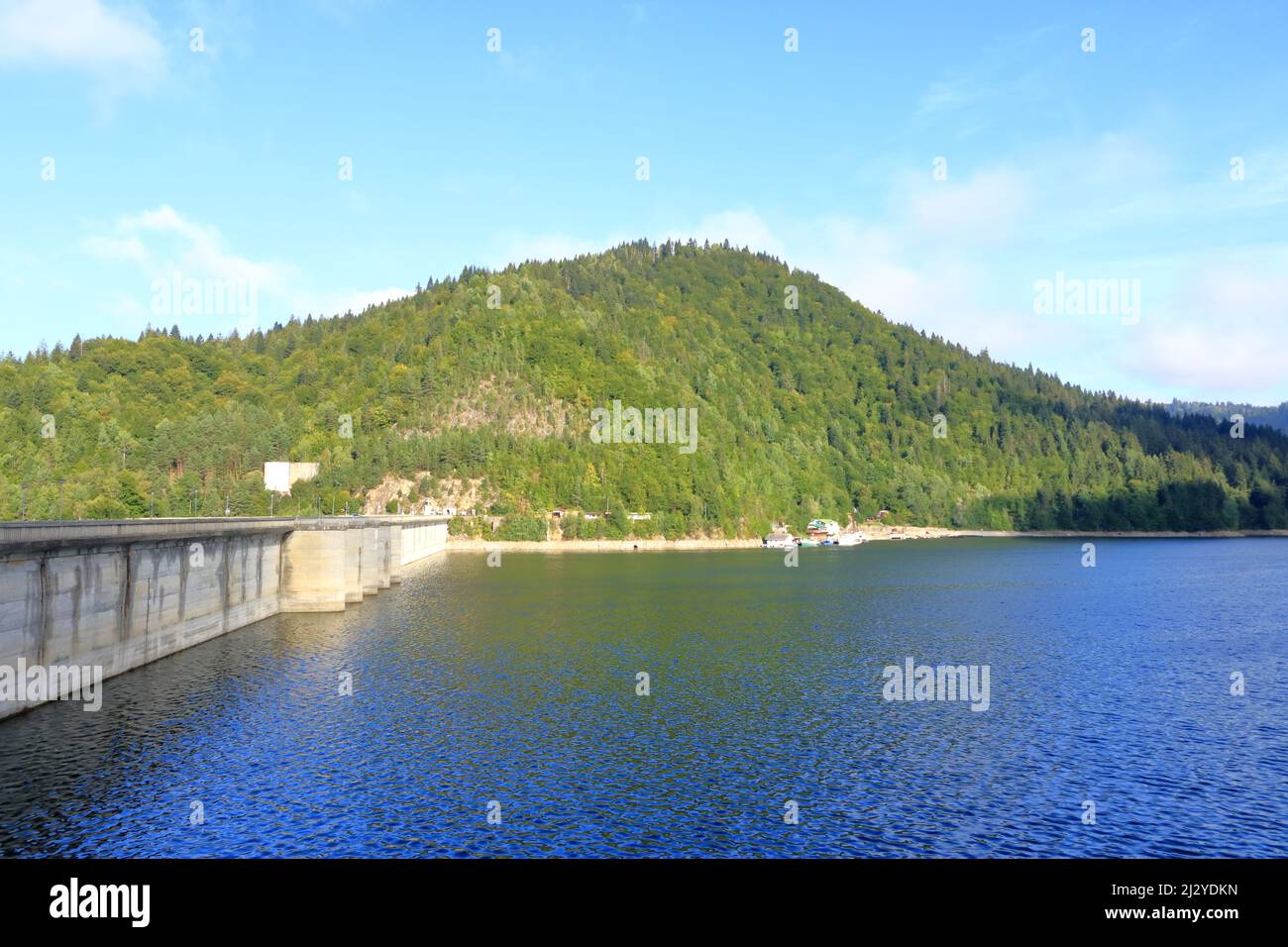Dam of Izvorul Muntelui lake from Bicaz in Romania Stock Photo - Alamy