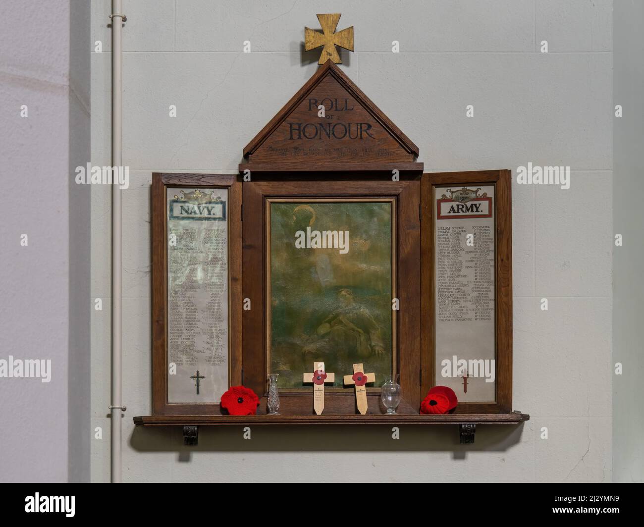 APPLEDORE, DEVON, ENGLAND - APRIL 2 2022: View inside St Marys parish ...
