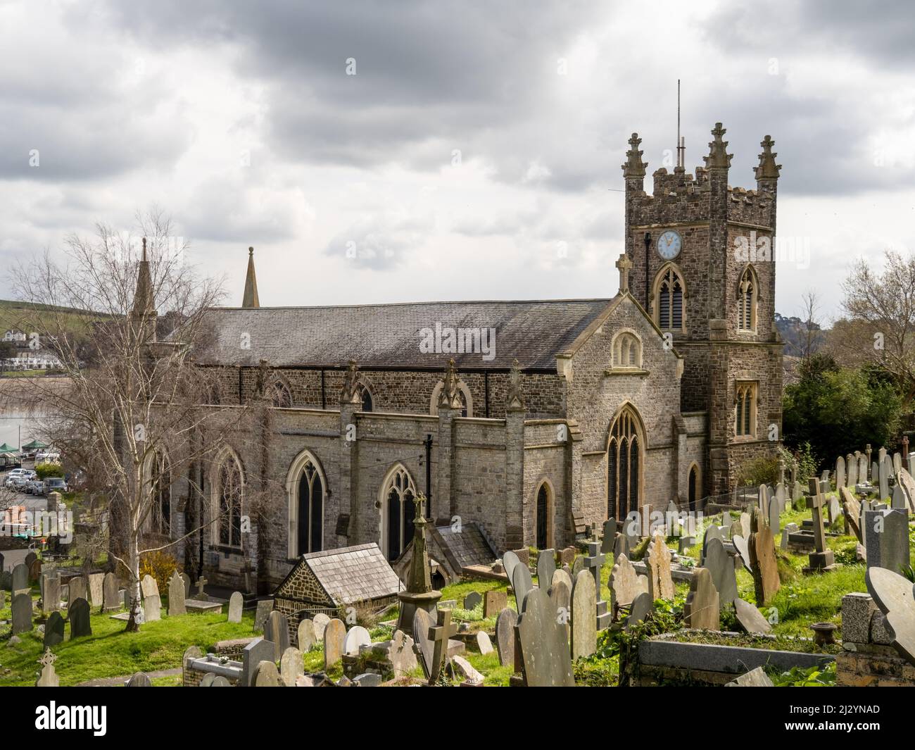 APPLEDORE, DEVON, ENGLAND - APRIL 2 2022: View of St Marys parish ...