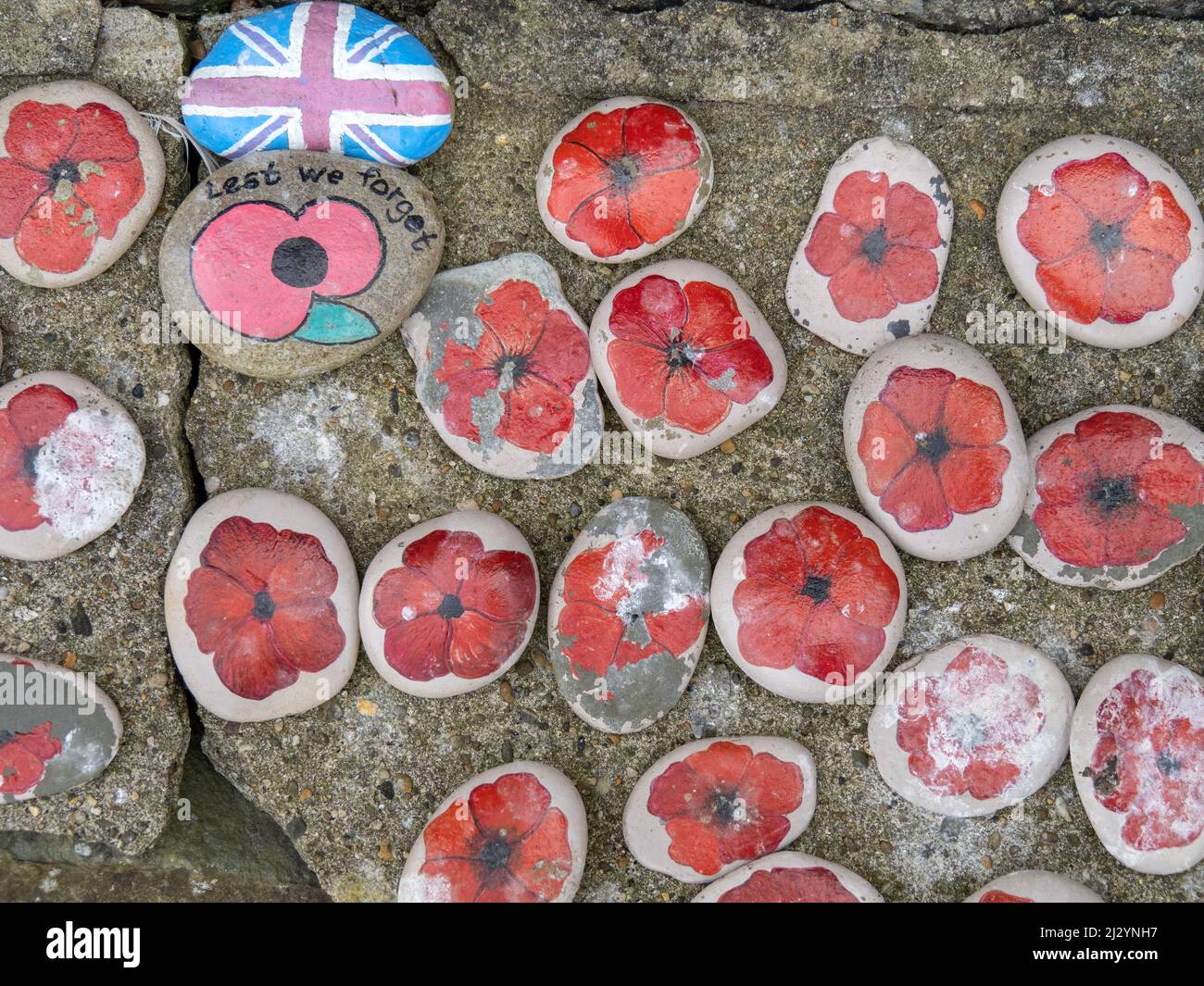 Painted pebbles hi-res stock photography and images - Alamy