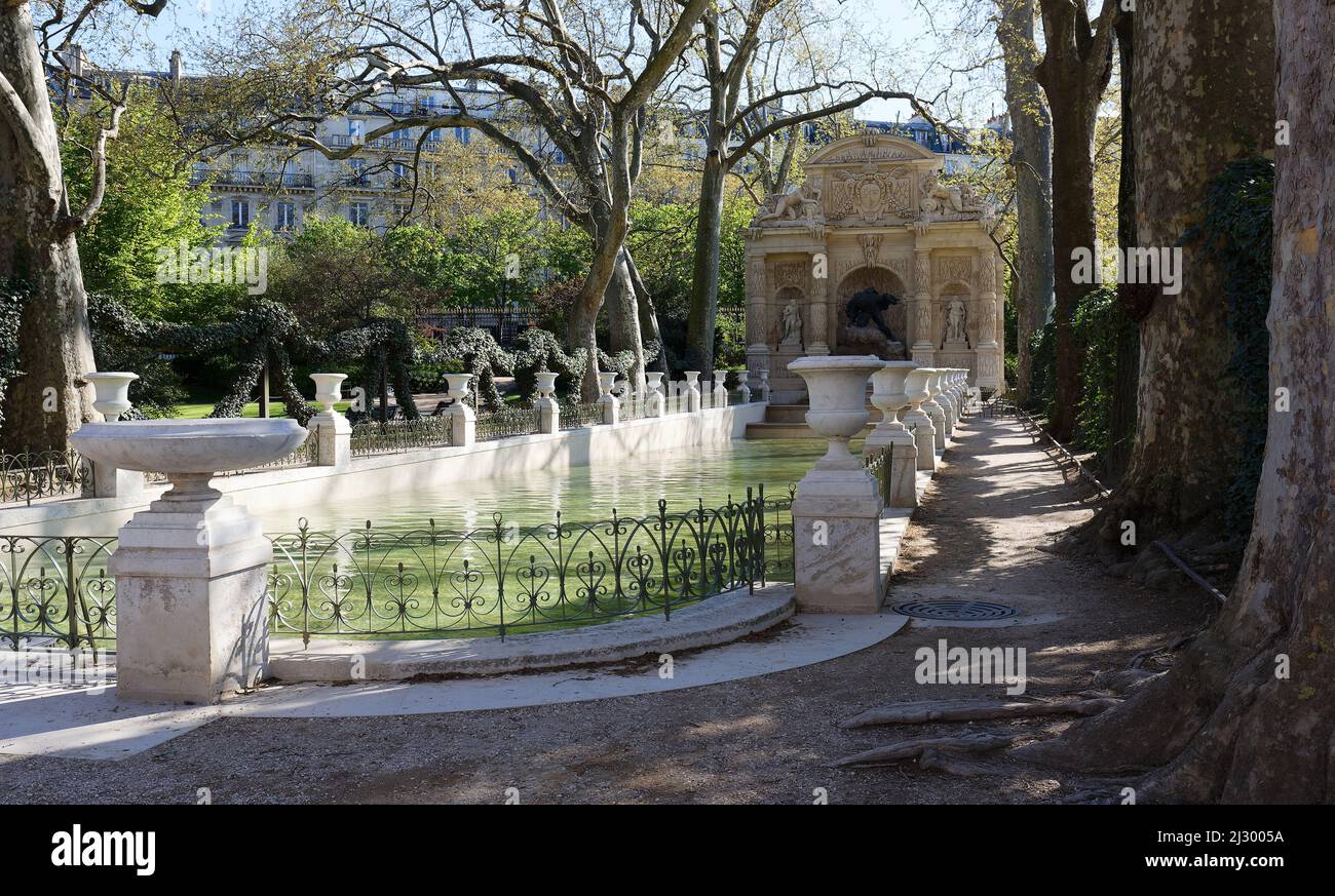 The Medici fountain , Luxembourg garden, Paris, France Stock Photo - Alamy