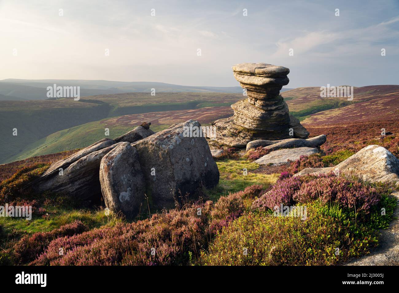 Salt Cellar Derwent Edge, Rock formation during sunset, Peak District ...