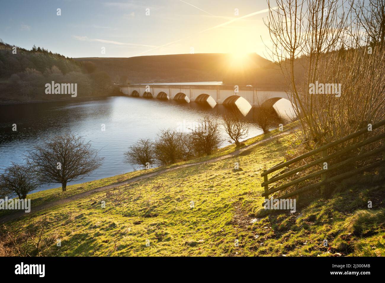 Bamford Edge, Ladybower Reservoir and surroundings in Peak District UK ...