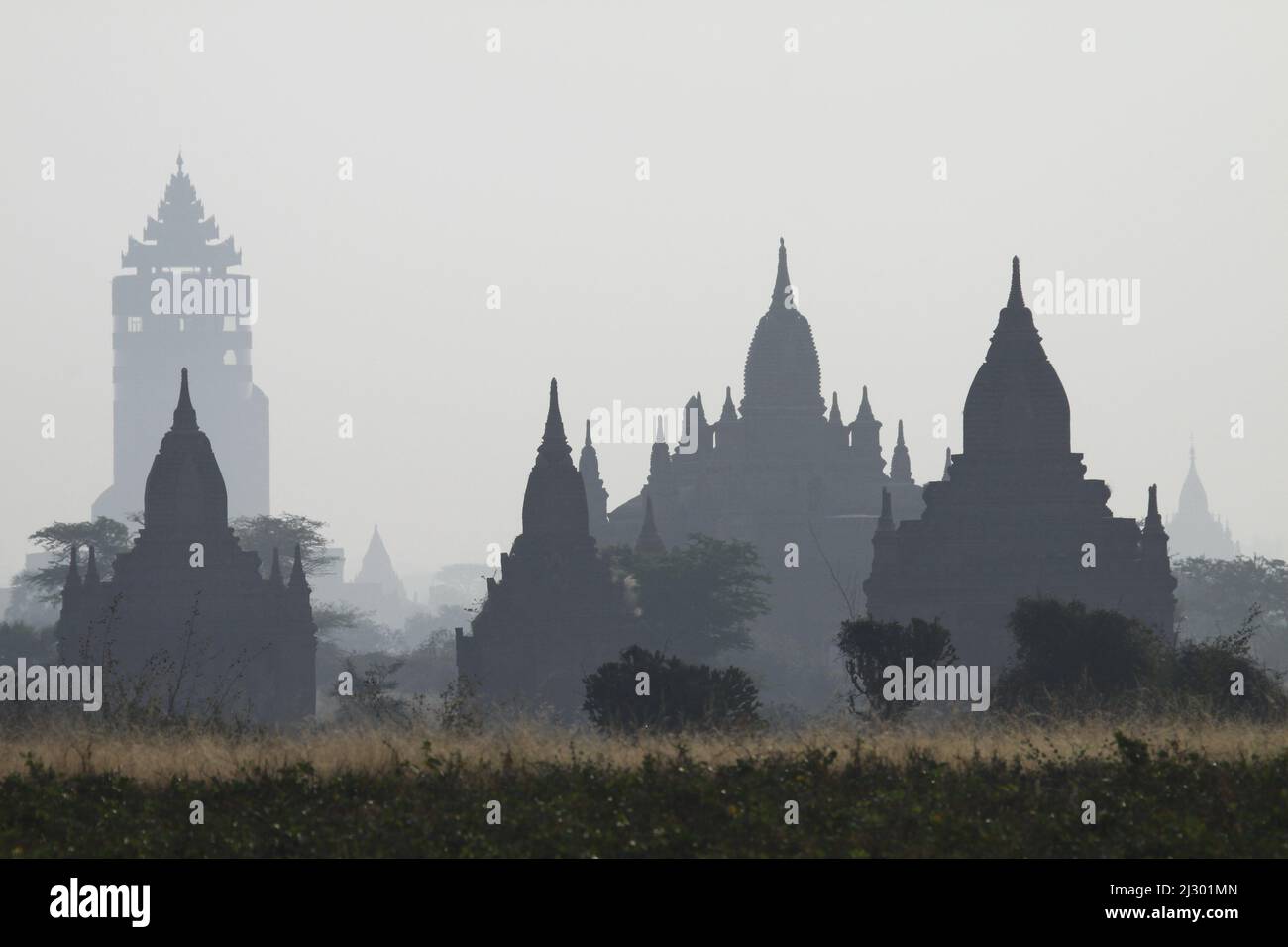 Sunrise view of Bagan temples, Myanmar Stock Photo - Alamy
