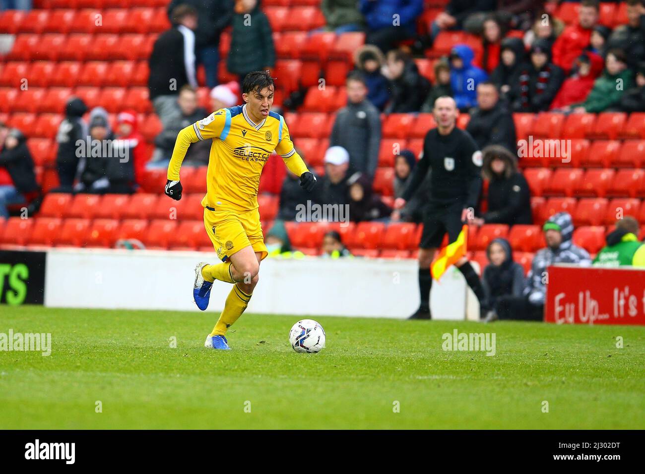 Oakwell, Barnsley, England - 2nd April 2022 Tom McIntyre (5) of Reading ...