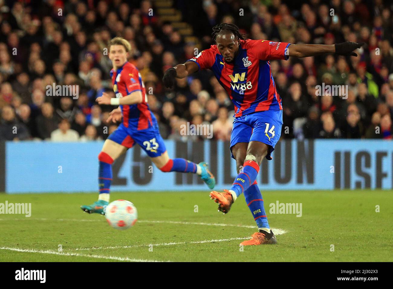 Mateta crystal palace hi-res stock photography and images - Alamy