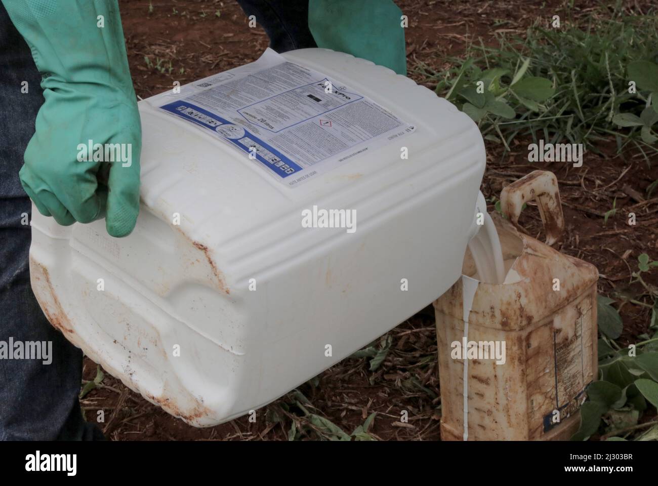Spray de campo hi-res stock photography and images - Alamy