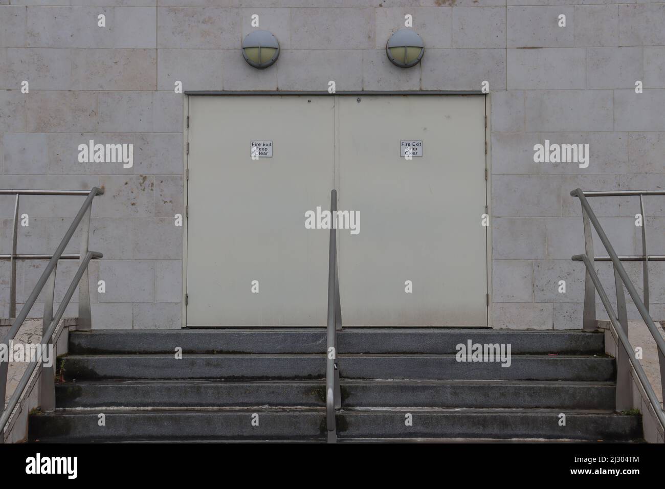 Fire exit double door hi-res stock photography and images - Alamy
