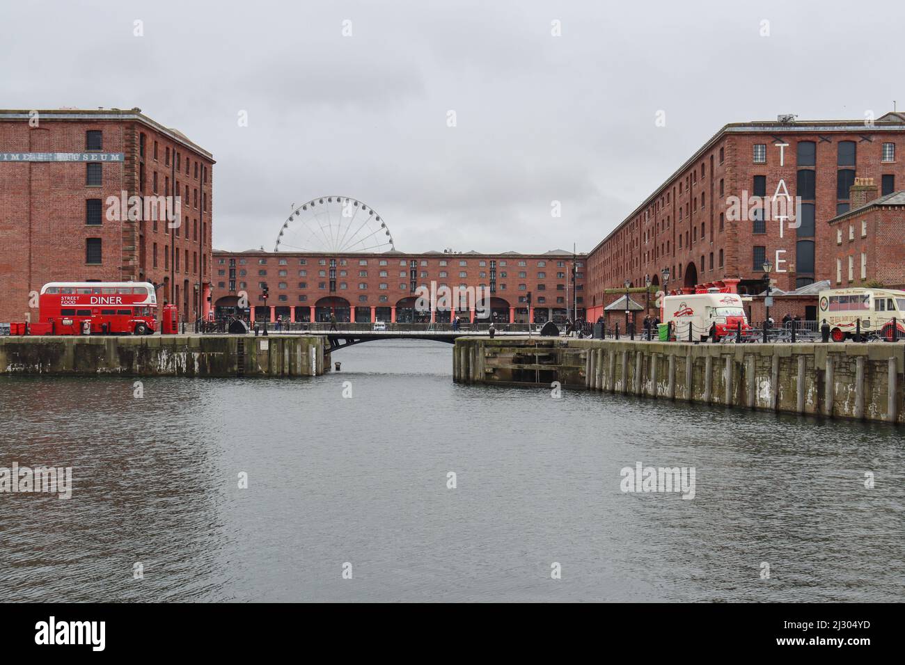Dock buildings architecture hi-res stock photography and images - Alamy