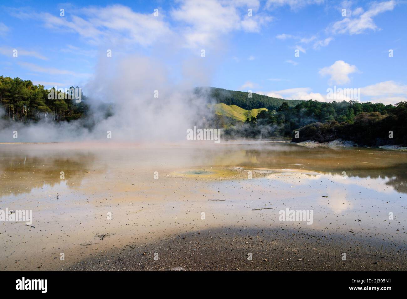 A small lake of thick mud Wai-O-Tapu, Waikato, New Zealand Stock Photo ...