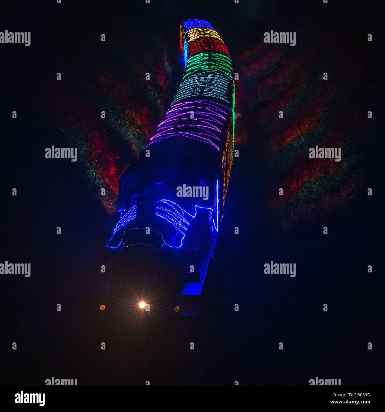 Steam locomotive 7828 Odney Manor pulling the 'Winter Lights' Christmas ...