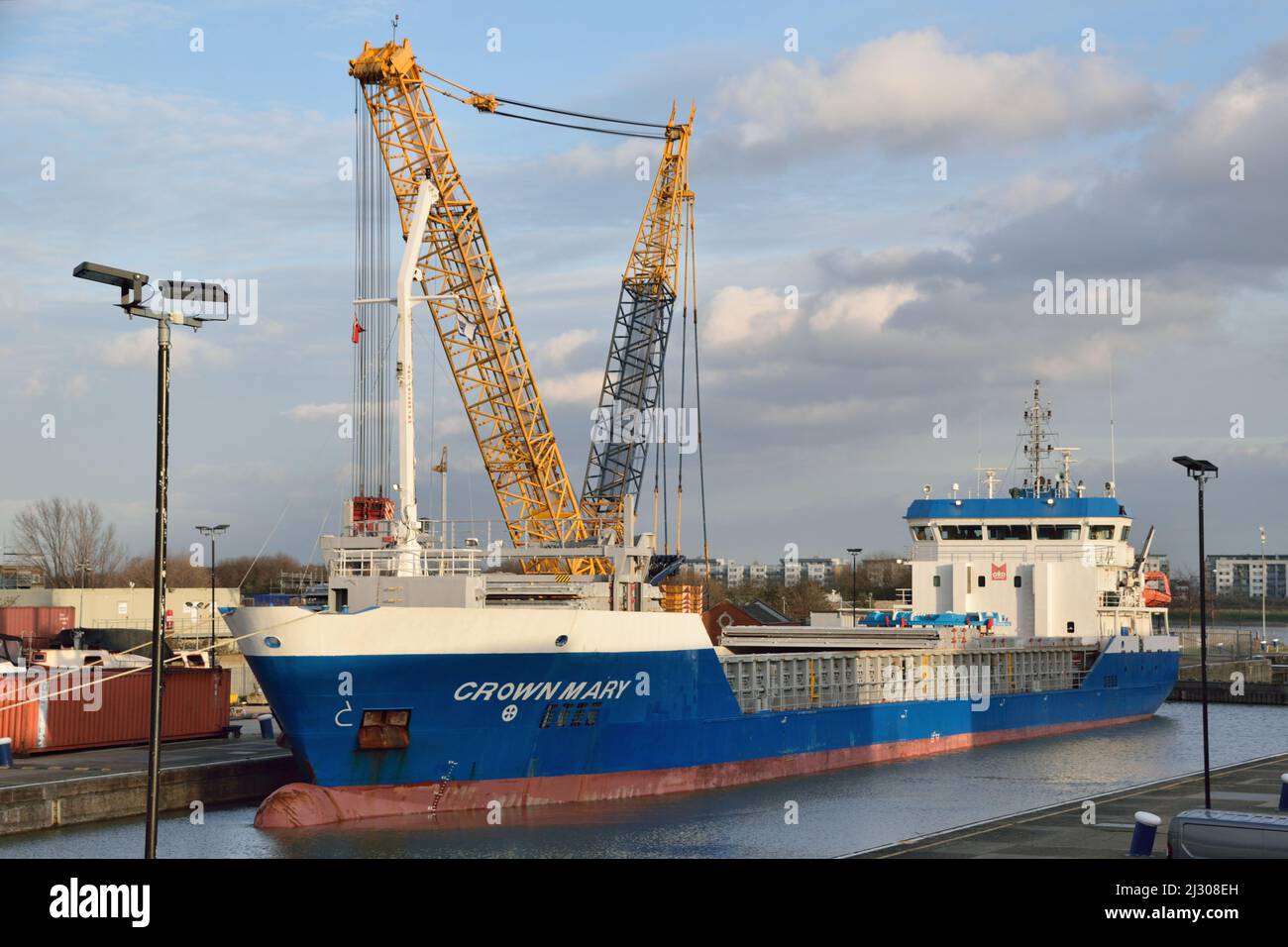 Liebherr LG 1550 lattice boom crane preparing to unload equipment from ...