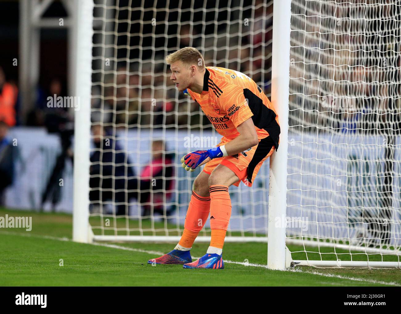 Aaron ramsdale kick hi-res stock photography and images - Alamy