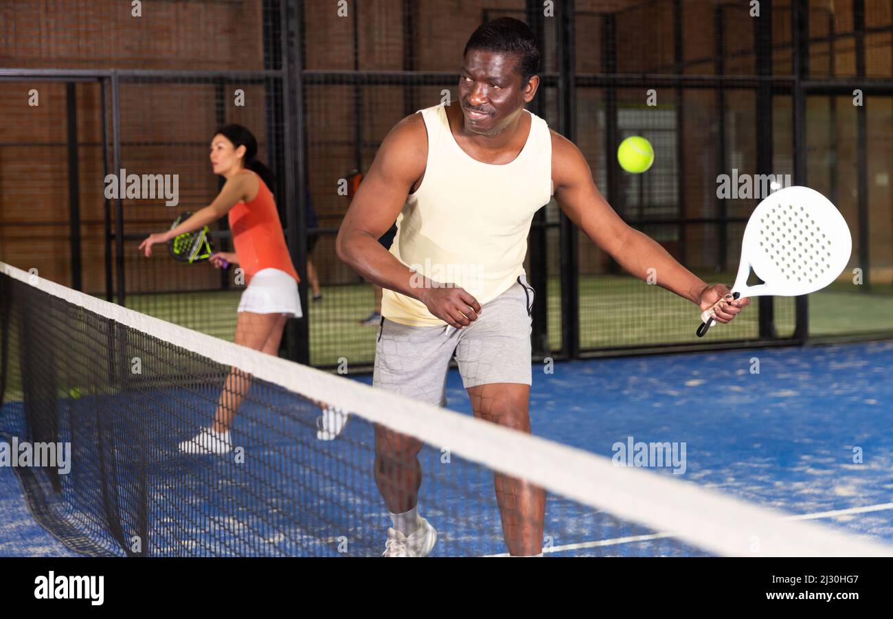 Professional playing padel tennis hi-res stock photography and images ...